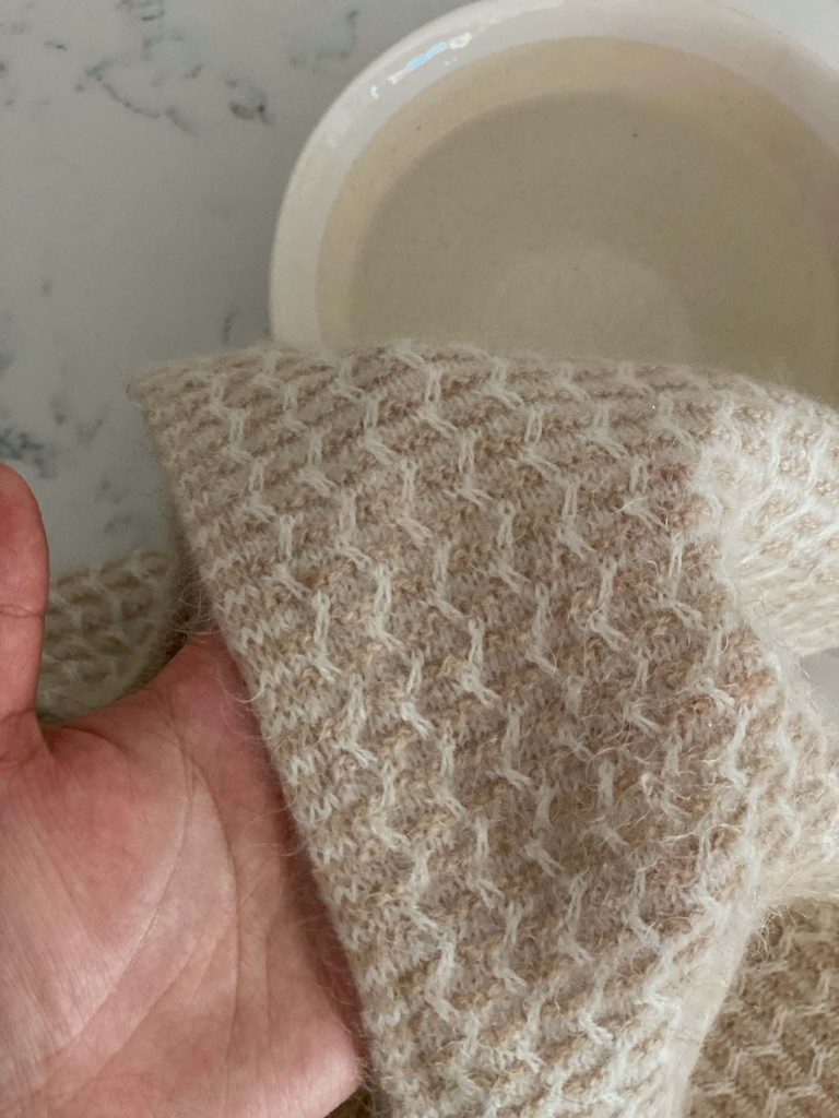 How to Wash Cashmere - The Ultimate Guide • Oats & Rice