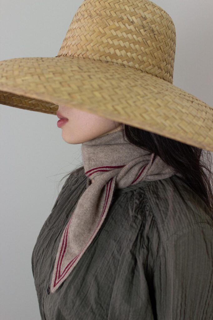 Bronte Spindle-shaped Knitted Cashmere Scarf Mocha Brown • Oats & Rice